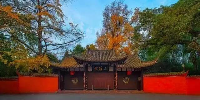 Walking with Dongpo Sansu Temple "little interpreter" summer camp is ...