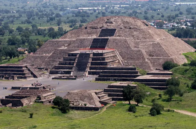 There are nearly 200,000 pyramids in the Americas, and the total number ...