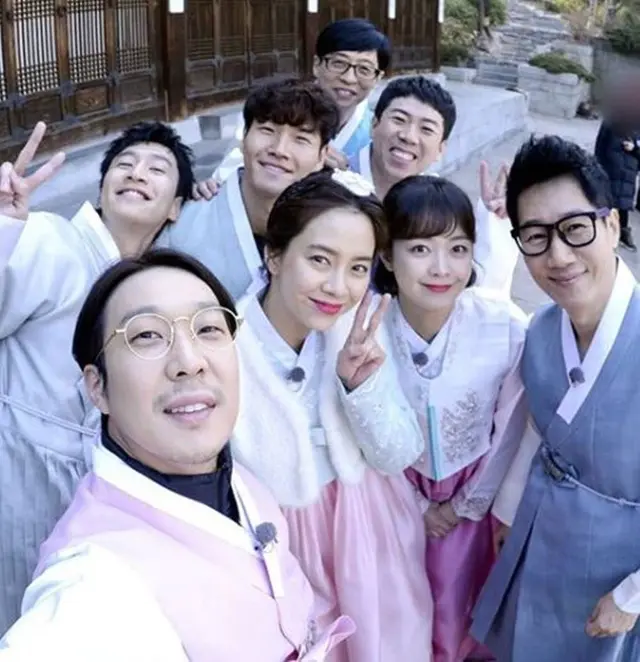 Song Ji Hyo and Lee Kwang Soo fight at the airport? After netizens know the truth: they are ...