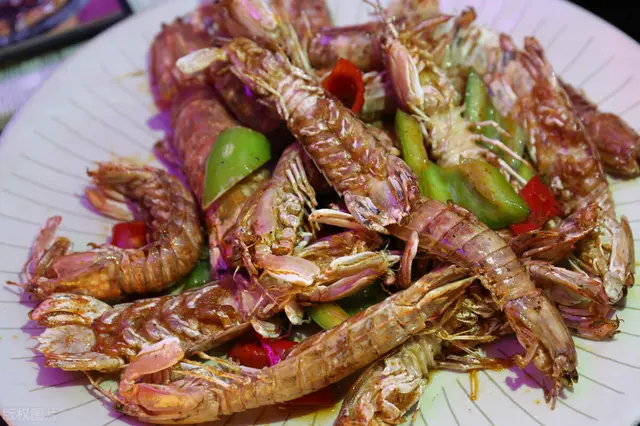 Salt and pepper mantis shrimp, delicious to linger, a steady stream of ...