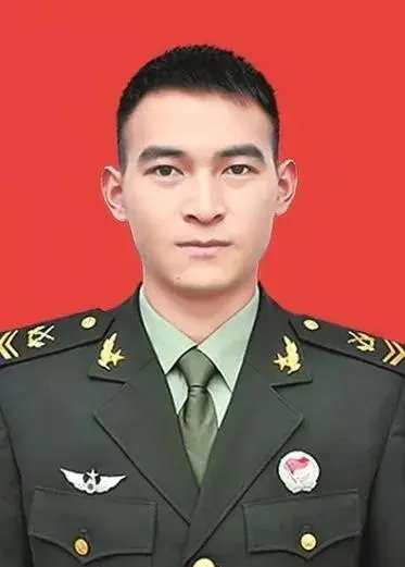 First-class hero Du Fuguo, two soldiers and two doctors out of the four ...