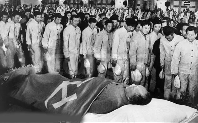 Chairman Mao passed away in 1976, Mao Anqing did not go to the funeral ...