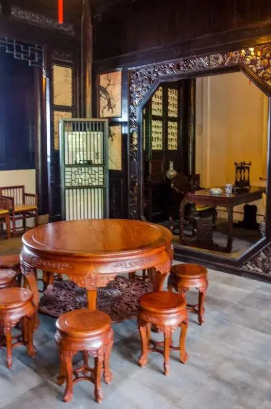 Create a mahogany restaurant to bring prosperity and Fengshui - home ...