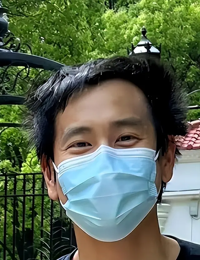 Recently, netizens took photos of their encounter with Peng Yuyan ...