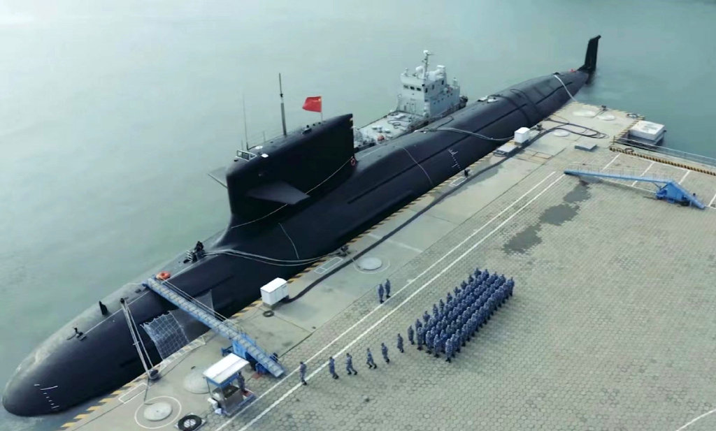 093B攻击型核潜艇难的近距离出镜，小龟背清晰可见 -6parkbbs.com