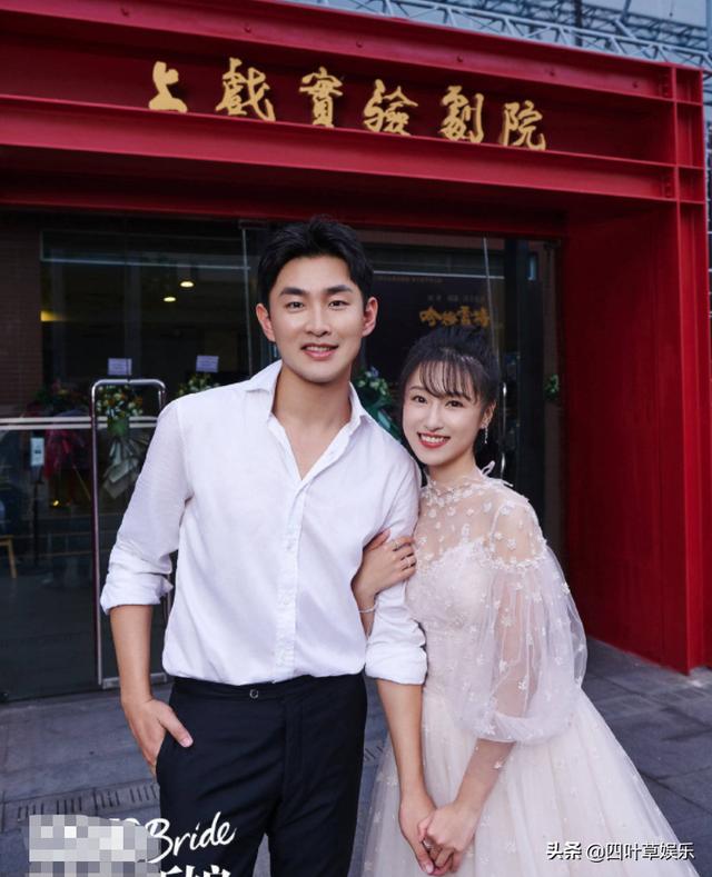 Wang Yanlin Ai Jiani went back to the show to take wedding photos. The ...